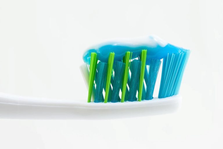Does The Toothpaste Color Code Expose Its Ingredients?